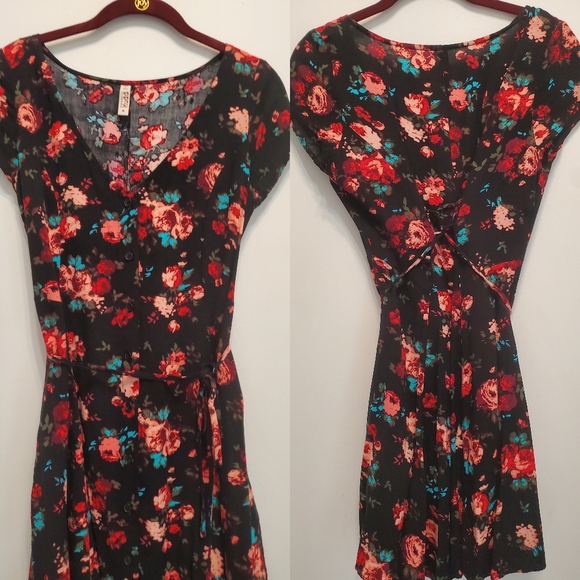 Mudd | Dresses | Mudd Floral Laceup Dress | Poshmark